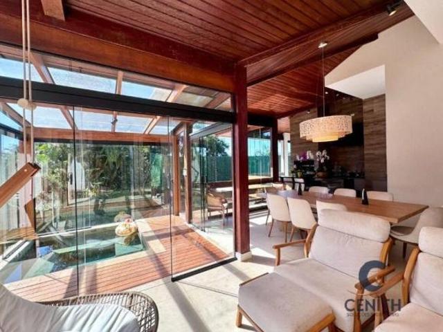 Casa à Venda com 4 dorms, piscina, hidro e Gourmet Cond. Palos Verdes