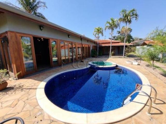 Casa à venda com 4 suítes na Colinas do Mosteiro Itaici em Indaiatuba