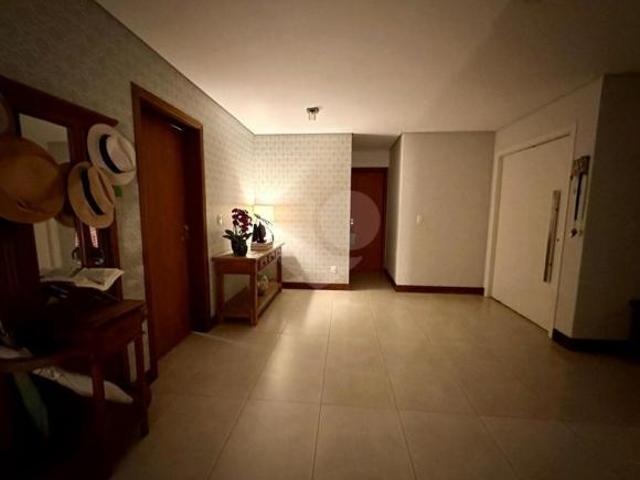 Casa à venda com 4 suítes no condomínio Damha II, São Carlos