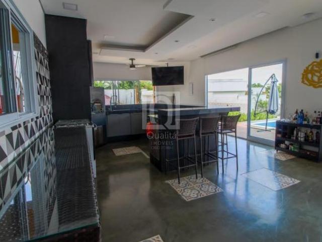 Casa à venda com 4 suítes no Condomínio Jardim Solar do Bosque Sorocaba