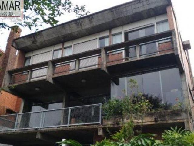 Casa à venda com 4 suítes no Jardim Guedala, São Paulo