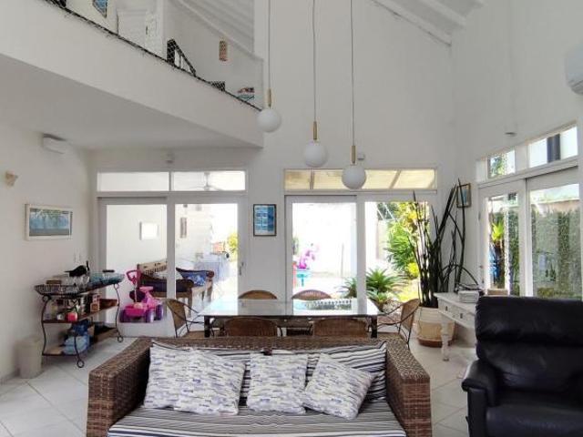Casa á venda com 4 suítes, Barra do una