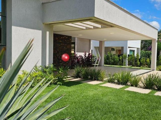 Casa à venda com 4 suítes com closet, lazer completo no Condomínio Sonho Verde