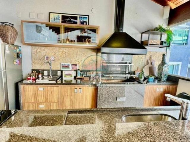 Casa a venda com 4 suítes com porteira fechada no Reserva da Serra Jundiaí