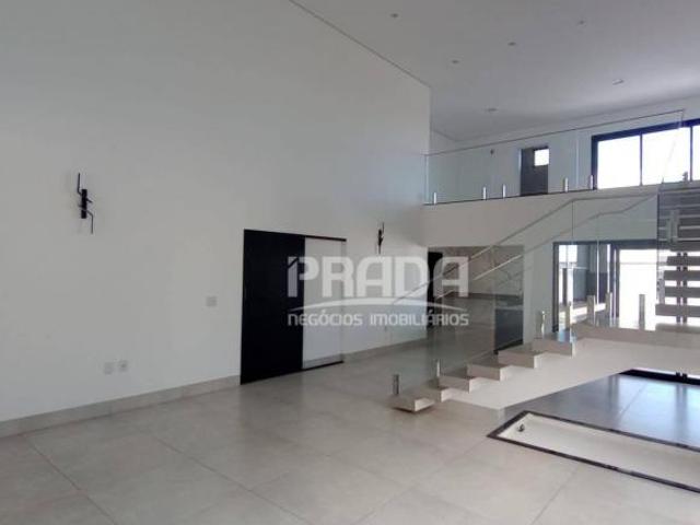 Casa à venda com 4 suítes e piscina Condomínio Alphaville 2 Uberlândia/MG