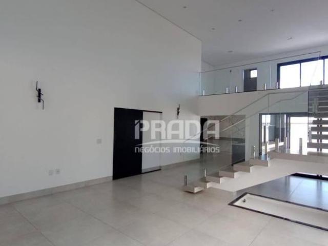 Casa à venda com 4 suítes e piscina Condomínio Alphaville 2 Uberlândia/MG