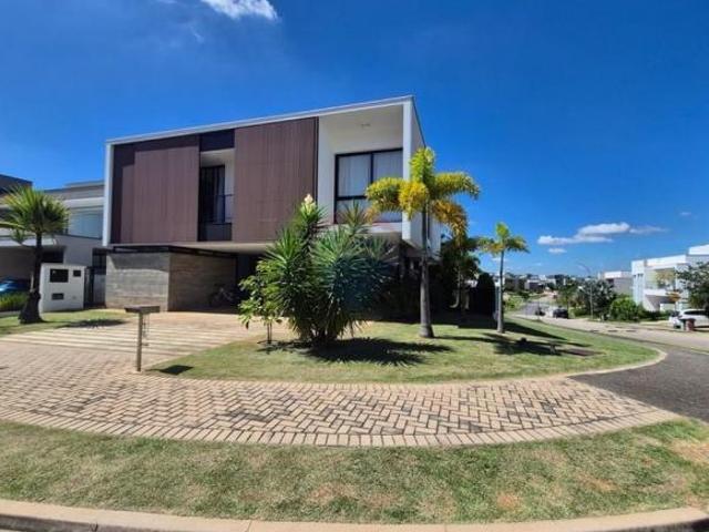 Casa à venda com 4 Suítes e Piscina no Alphaville 3 Votorantim SP