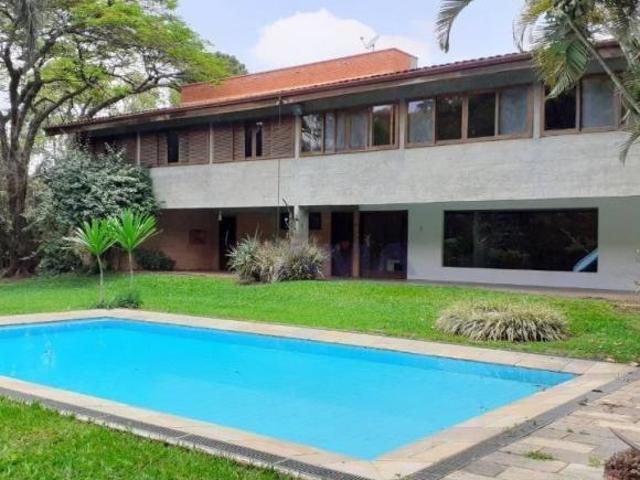 Casa à Venda com 4 suítes, Granja Viana Carapicuiba SP