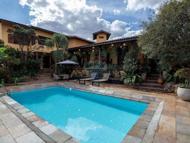 Casa à venda com 4 suítes Ribeirânia