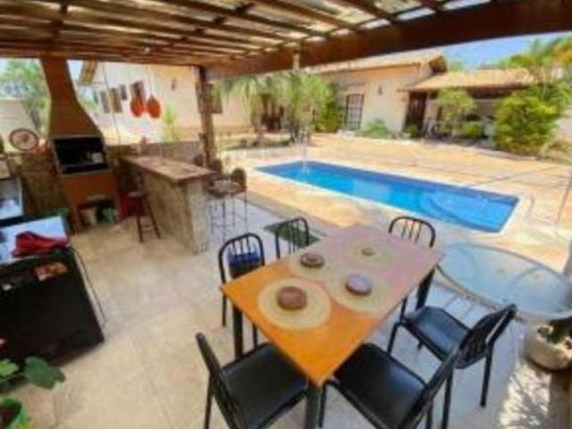 Casa a Venda com 4 Quartos, 4 banheiros 300m2 Guararema