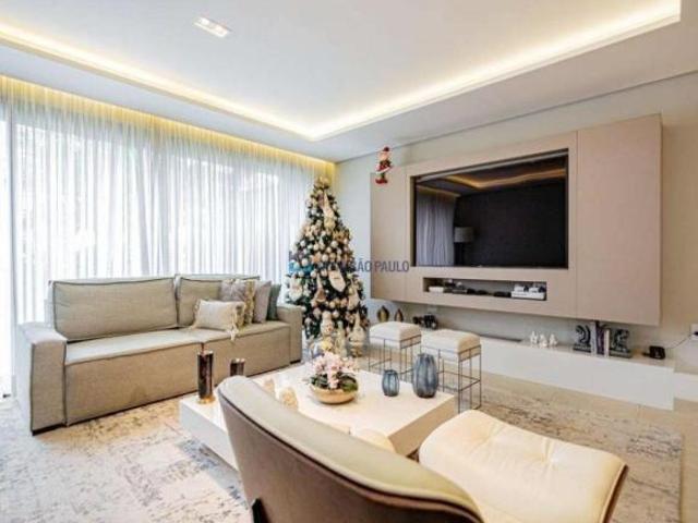 Casa à venda, com 4 quartos, 4 suítes, 4 vagas, no Jardim Paulista