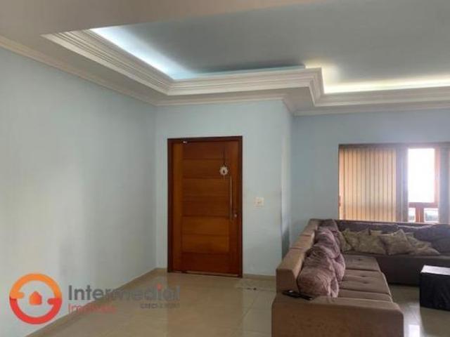 Casa à Venda com 4 Quartos 4 Suítes no Condomínio Portal do Pássaros – 360 m² em Boituva/SP