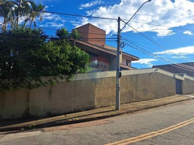 Casa à venda com 4 quartos, 1 suíte, escritório, 3 vagas cobertas Jardim das Samambaias Jundiaí