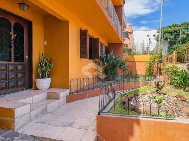Casa à venda com 4 quartos 202 m² no Bairro Partenon