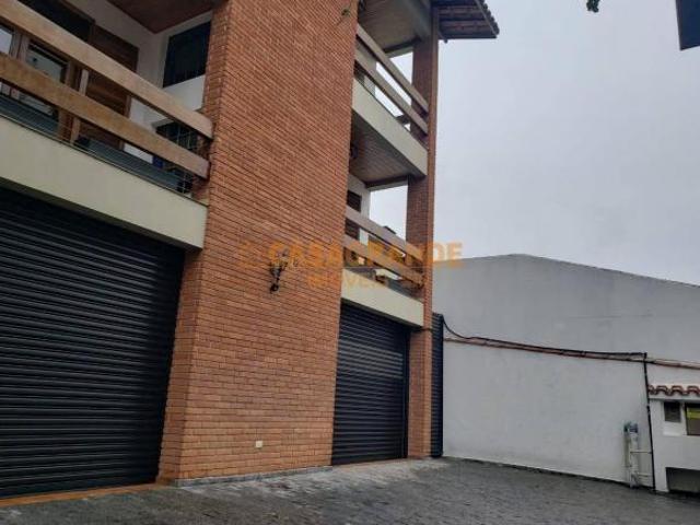 Casa à venda com 4 quartos 349 m² Jardim Esplanada