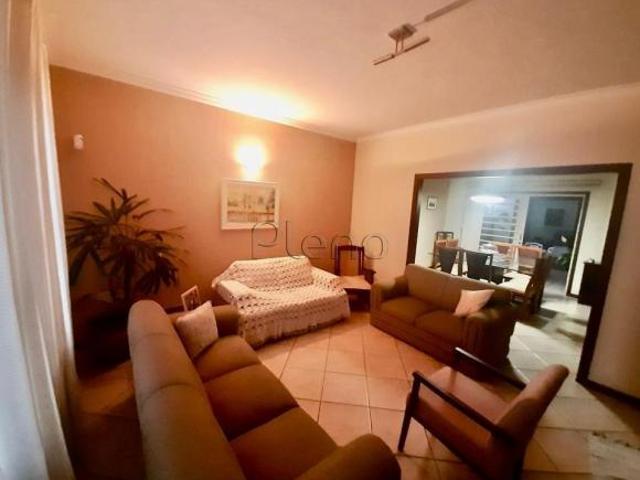 Casa à venda, com 4 quartos, com 259 m²