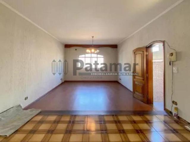 Casa à venda com 4 quartos e 3 suítes, no Jardim Pinheiros