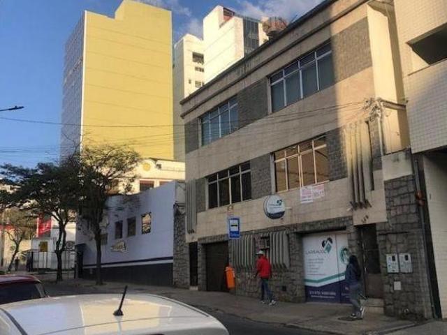 Casa à venda com 4 quartos em São Mateus Juiz de Fora/MG