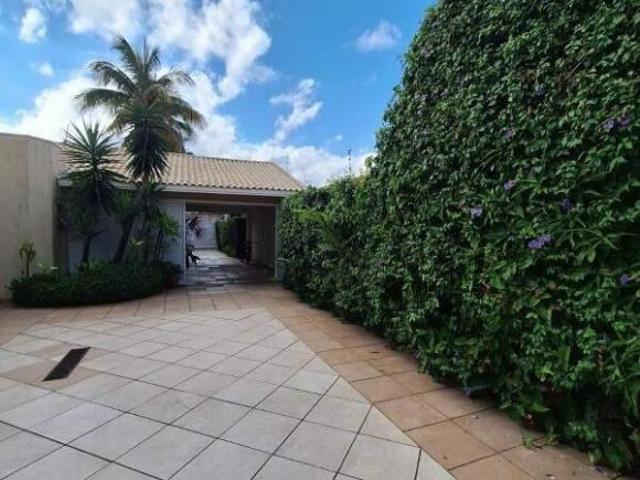 Casa à venda com 4 quartos no bairro Centro