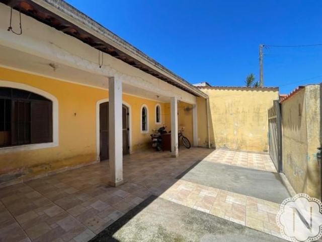 Casa à venda com 4 quartos no bairro Jardim Ivoty