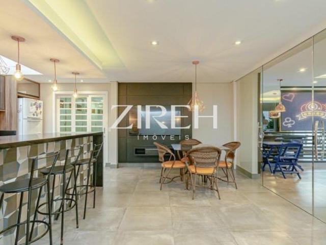 CASA À VENDA COM 4 QUARTOS NO BOA VISTA