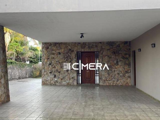 Casa à venda com 4 quartos no Condomínio Chácara Santa Maria