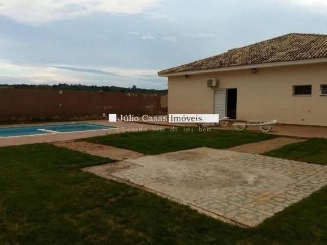 Casa a venda com 4 quartos no Condomínio Village Saint Charbel Araçoiaba da Serra SP