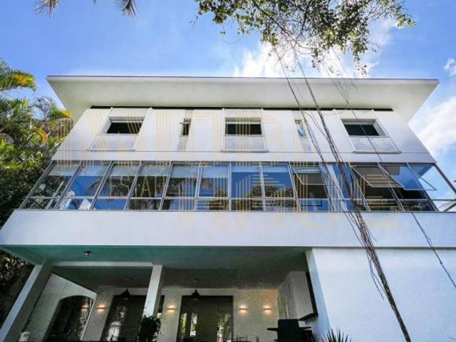 Casa à venda com 4 quartos no Jardim Guedala, São Paulo