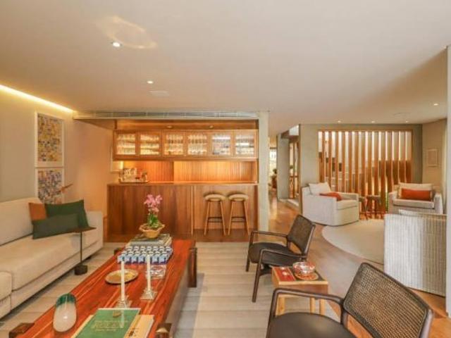 Casa à venda com 4 quartos no Morumbi