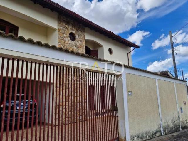 Casa à venda com 4 quartos no Nova Europa