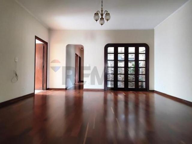 casa a venda com 4 quartos sendo 1 na edícula, garagem coberta, 599 mil Itapira