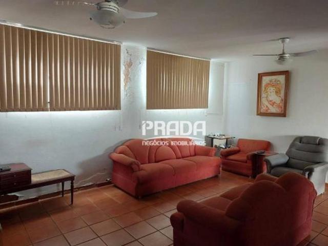 Casa à venda com 4 quartos sendo 2 suítes Tabajaras Uberlândia/MG
