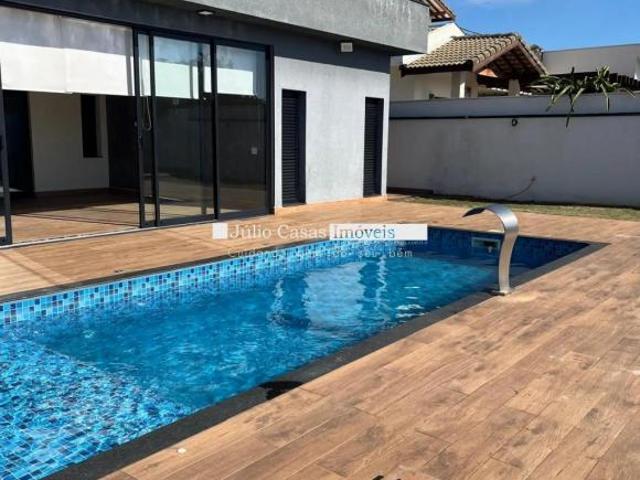 Casa à Venda com 4 Quartos, Sendo 2 Suítes, Área Gourmet e Piscina em Araçoiaba da Serra/SP