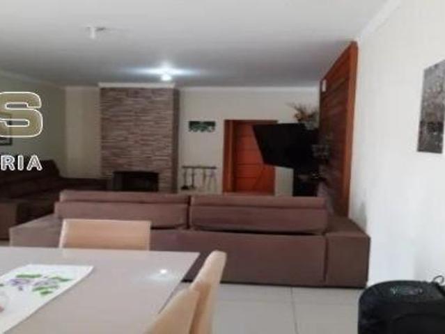 Casa à venda com 4 quartos sendo 2 suítes e 2 vagas no Parque das Garças II