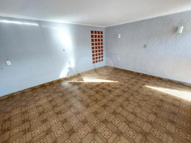 Casa à venda com 4 quartos, sendo 2 suítes, em Chácara Parque Club, São Carlos