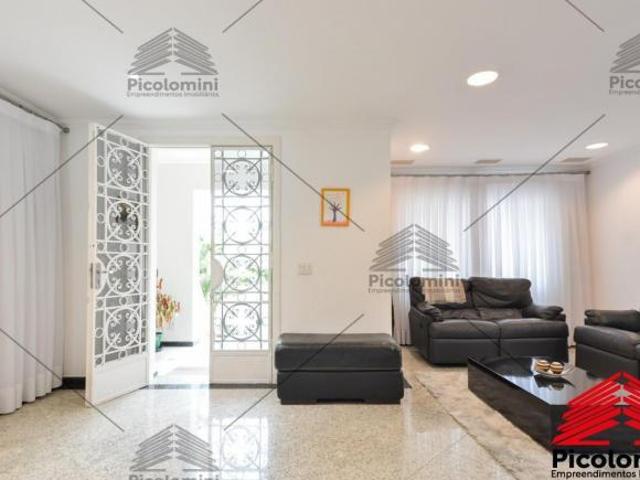 Casa à venda com 4 quartos, sendo 2 suítes, no Ipiranga, São Paulo SP, 193 m²