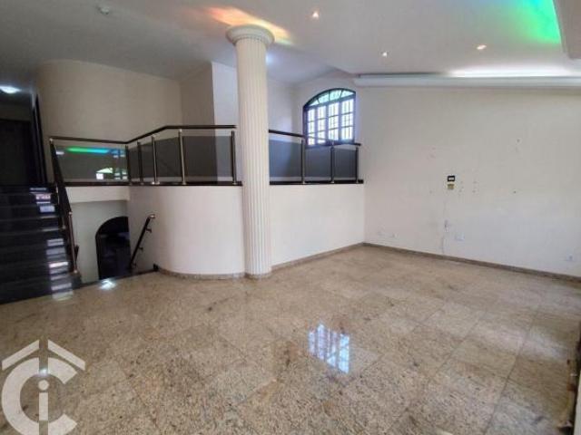 Casa á venda com 4 quartos sendo 3 Suítes, 350m² Mooca