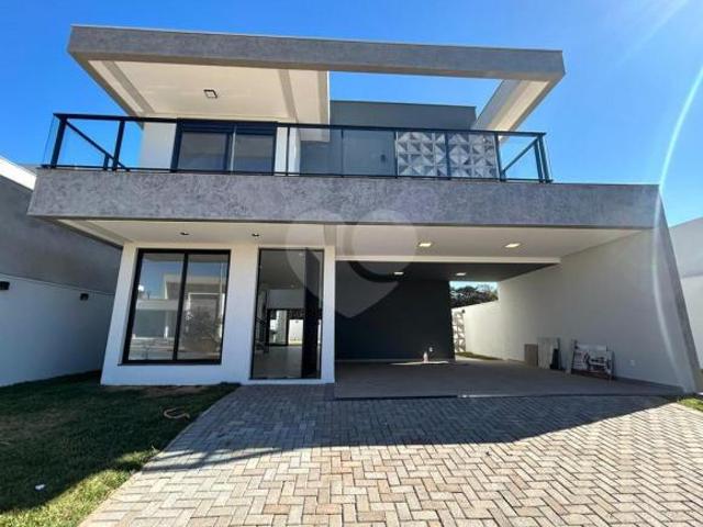 Casa à venda com 4 quartos, sendo 3 suítes, no condomínio Damha IV, São Carlos