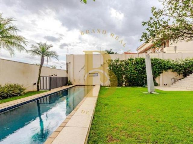 Casa à venda com 553 m², 03 suítes e 8 vagas de garagem no bairro Boaçava