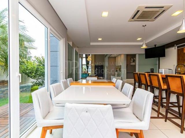 Casa à venda com 551m2, Alphaville Graciosa, PINHAIS PR