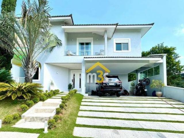 Casa à venda com 560m², 4 suítes e 4 vagas por R$ 2.800.000,00 Cond. Reserva Santa Maria – Jandira