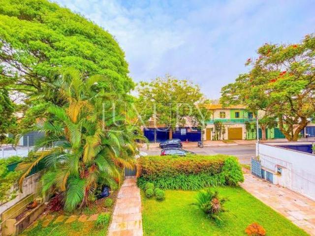 Casa à Venda com 590 m2 de terreno, excelente frente no Jardim Paulista para reformar