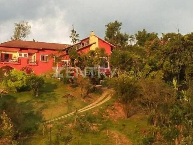 Casa à venda com 5.000 m² de área total, piscina aquecida, vista panorâmica,4 dormitórios sendo 2 S