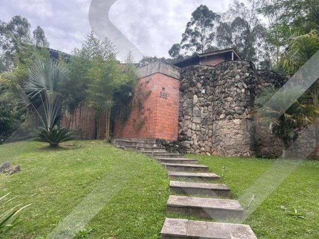 Casa a Venda com 5 dormitórios em Aldeia da Serra,437 m² venda por R$ 4.000.000 ou aluguel por R$