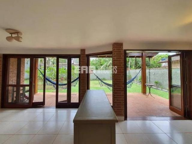 Casa à venda com 5 dormitórios em Itamambuca