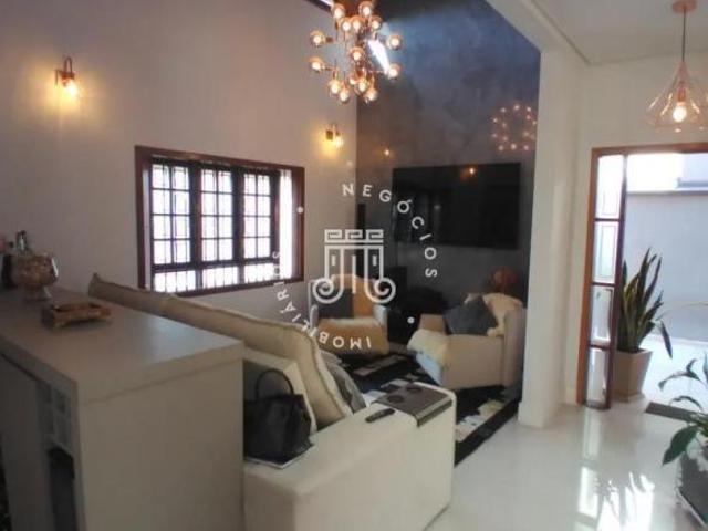 CASA À VENDA COM 5 DORMITÓRIOS NO BAIRRO JARDIM DA SERRA EM JUNDIAÍ/SP