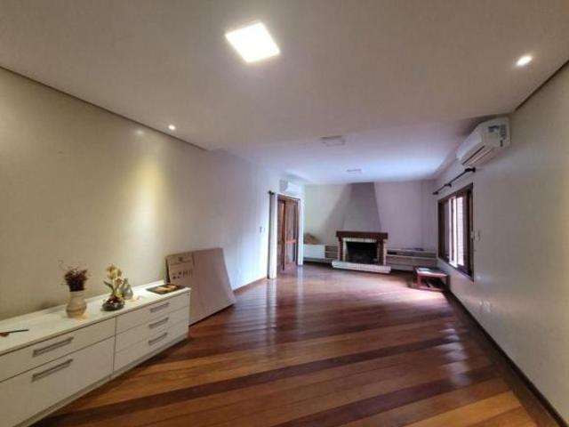 Casa à venda com 5 dormitórios no bairro Petrópolis Porto Alegre/RS