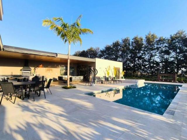 Casa à Venda com 5 suítes e 6 vagas de garagem no condomínio Portal Japy Golf Cabreúva SP