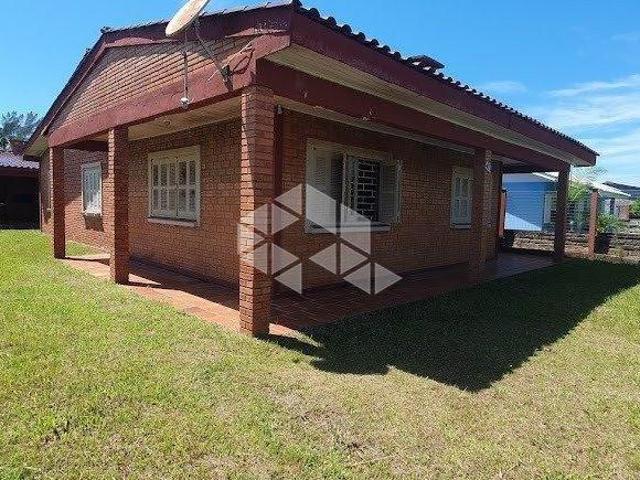 CASA À VENDA COM 5 QUARTOS 3 BANHEIROS 1 VAGA FECHADA BALNEÁRIO PINHAL