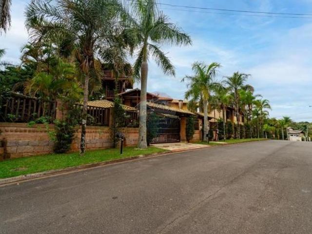 Casa à venda com 5 quartos, 3 suítes, piscina, no Condomínio Malota em Jundiaí SP Permuta